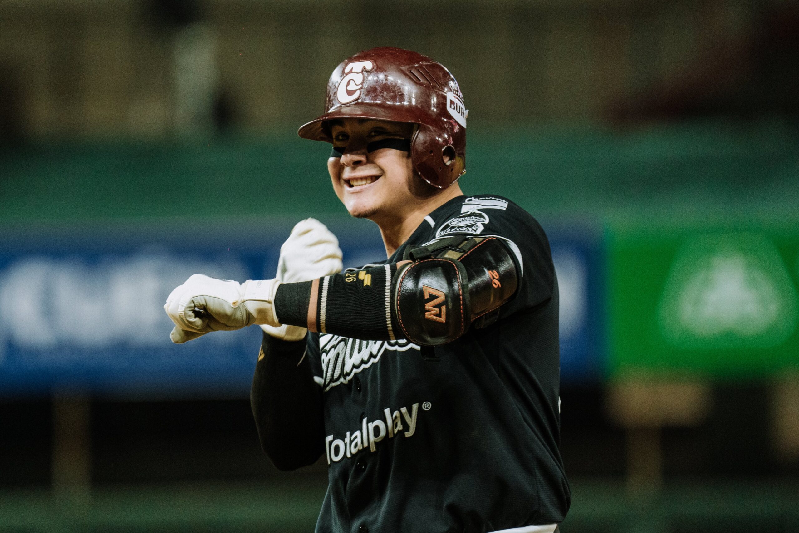 ALEXIS WILSON TOMA EL LUGAR DE KIRK EN EL RÓSTER DE MÉXICO - Tomateros